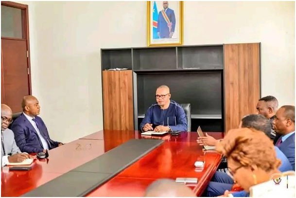 Gentiny Ngobila vs Godé Mpoyi : le VPM Peter Kazadi tente une ultime ...